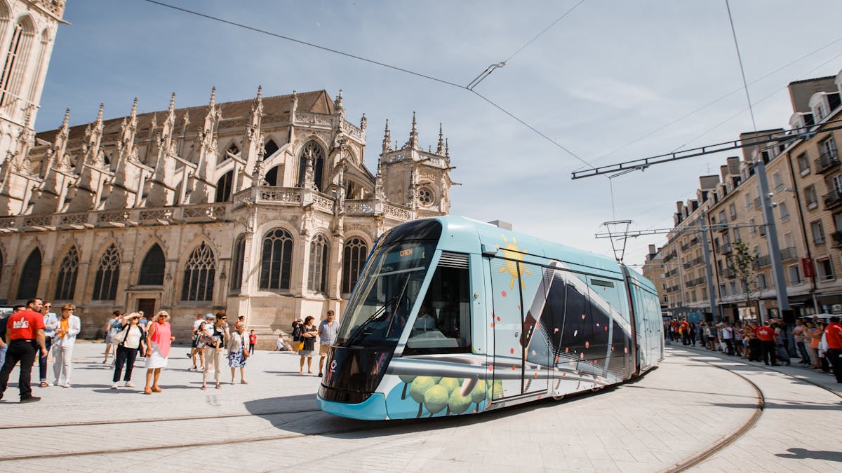Keolis launches Caen la Mer’s new tram system in France | Mass Transit