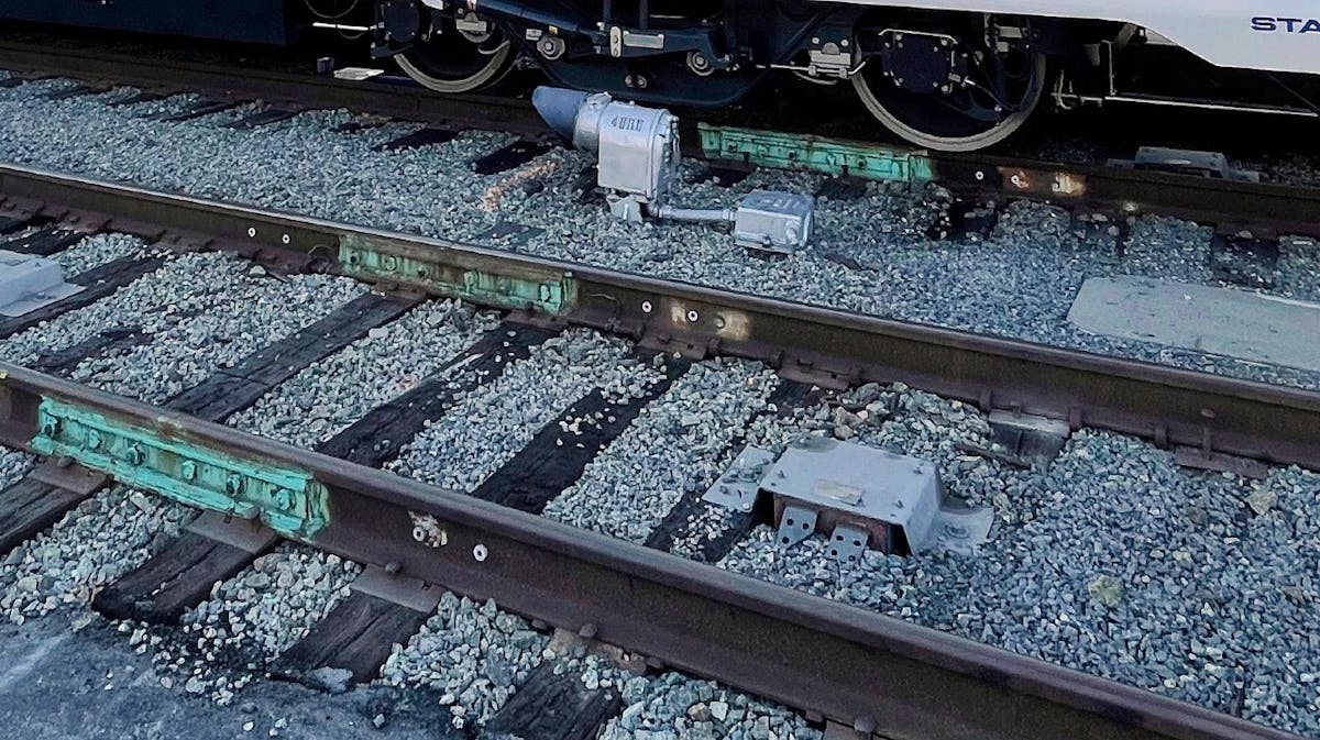 Caltrain to pilot first battery-equipped electric multiple unit train ...